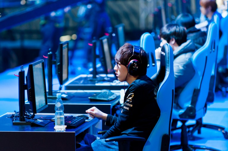 Top 9 of the World's Craziest Sports | DailyForest