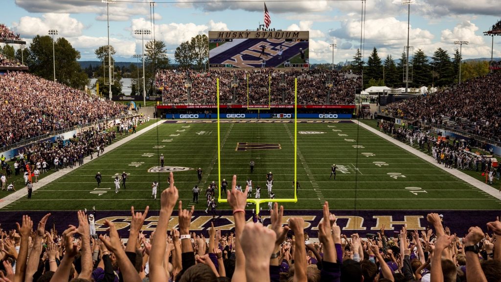 Ranking The Best Football Stadiums In The Nation | DailyForest