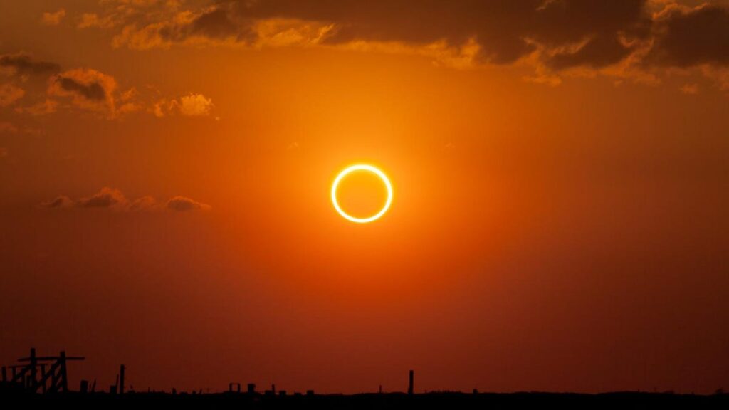 What Exactly Is A Ring Of Fire Eclipse? | DailyForest